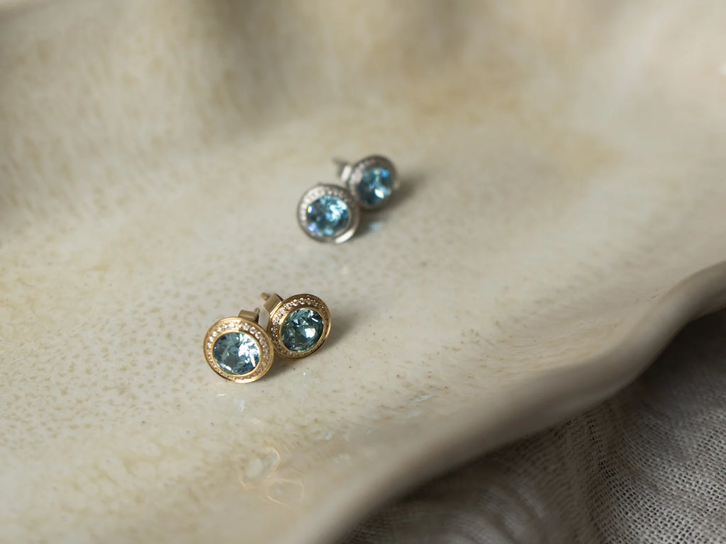Stud earrings – QUDO